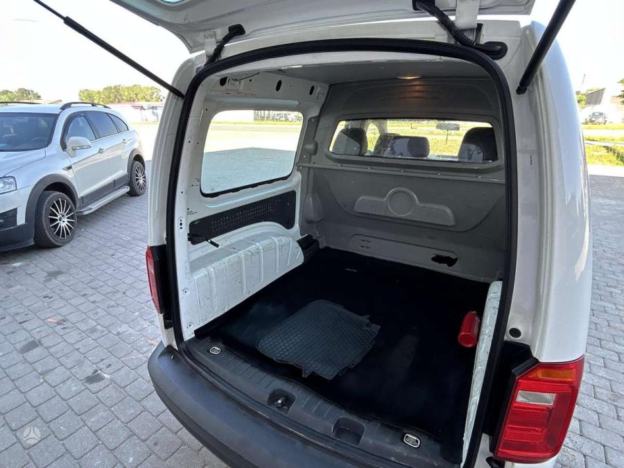 Balts Volkswagen Caddy 2015 Kretinga, ar dzinēja tilpumu 2.00 L un nobraukumu 205 tūkst. km par 6300 €, foto 16 vietnē AUTOMOTO.COM.LV