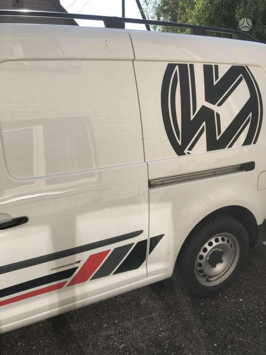 White Volkswagen Caddy 2015 in Sakiai, with an engine capacity of 1.60 L and mileage of 249 thousand km for 6800 €, photo 4 on AUTOMOTO.COM.LV