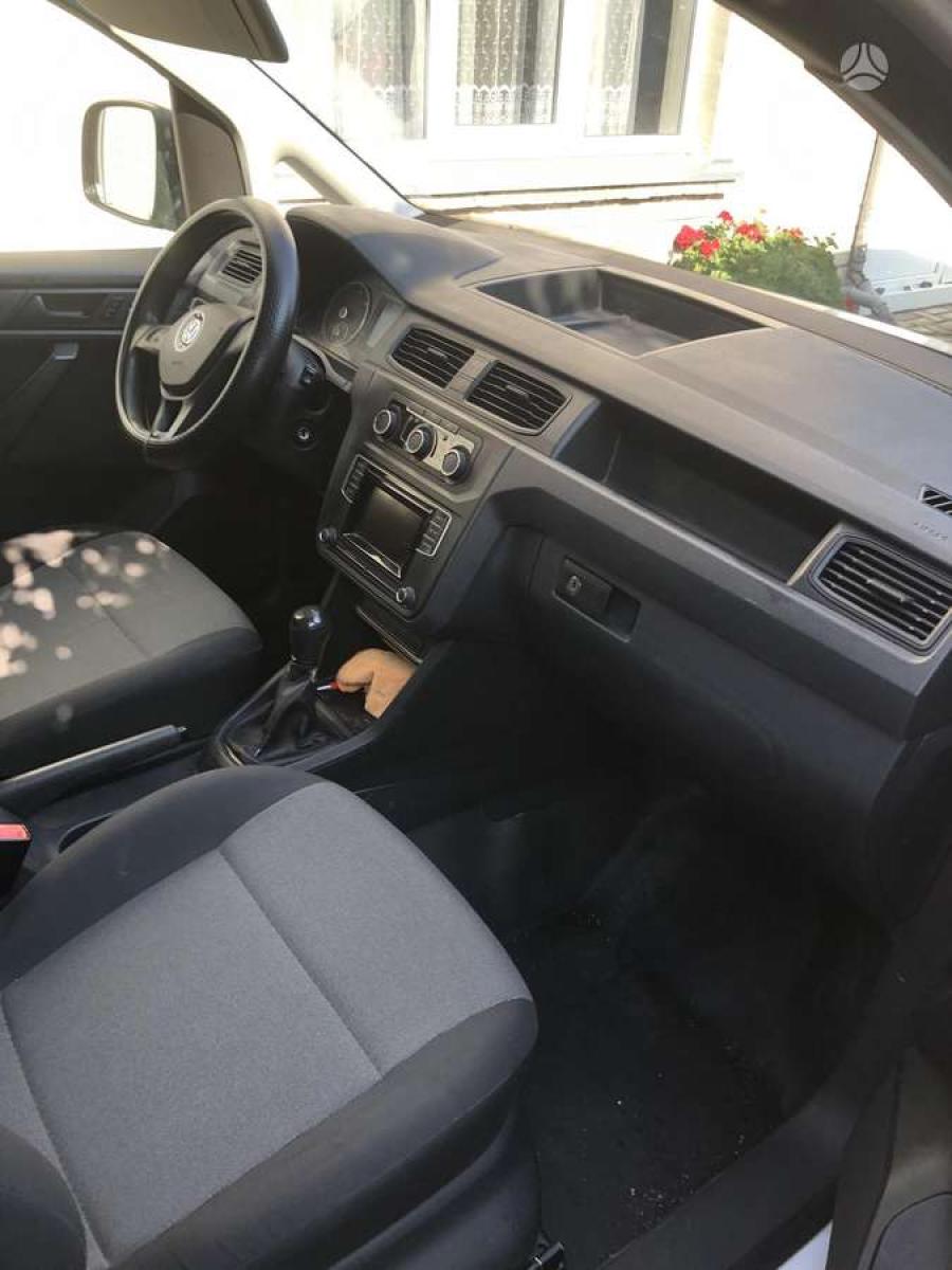 White Volkswagen Caddy 2015 in Sakiai, with an engine capacity of 1.60 L and mileage of 249 thousand km for 6800 €, photo 12 on AUTOMOTO.COM.LV