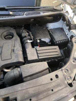 White Volkswagen Caddy 2015 in Sakiai, with an engine capacity of 1.60 L and mileage of 249 thousand km for 6800 €, photo 16 on AUTOMOTO.COM.LV