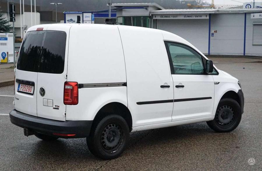 White Volkswagen Caddy 2016 in Vilnius, with an engine capacity of 1.97 L and mileage of 120 thousand km for 12000 €, photo 5 on AUTOMOTO.COM.LV