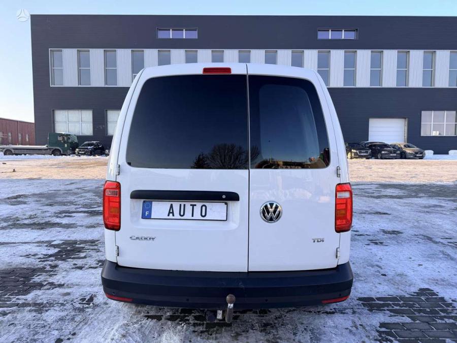 White Volkswagen Caddy 2016 in Taurage, with an engine capacity of 1.97 L and mileage of 172 thousand km for 5999 €, photo 8 on AUTOMOTO.COM.LV