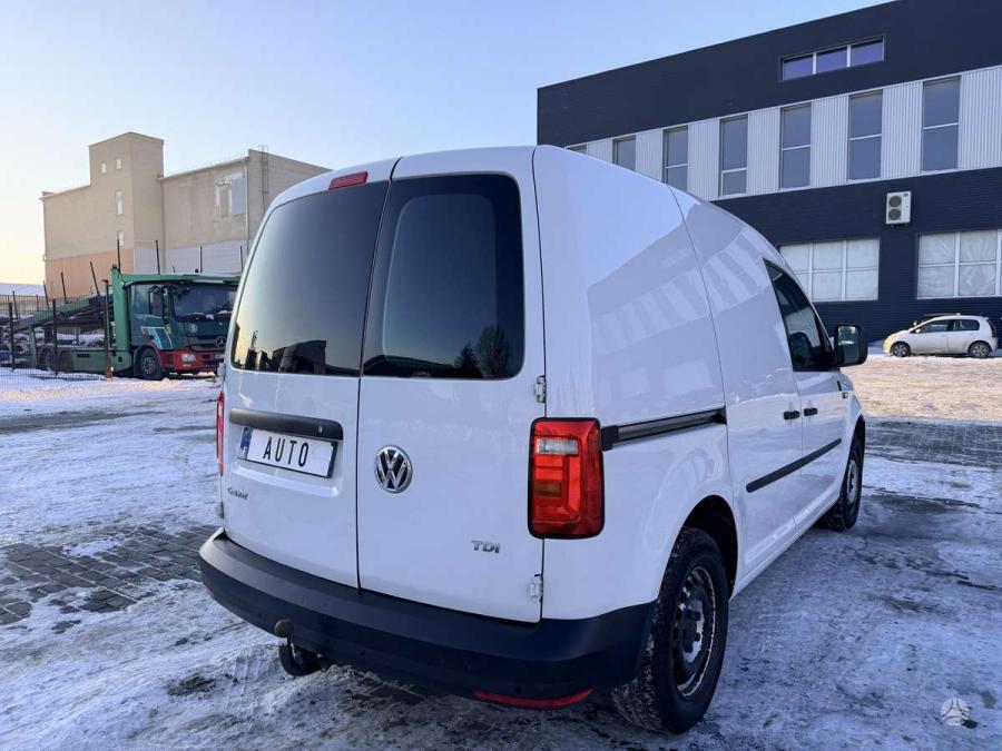 White Volkswagen Caddy 2016 in Taurage, with an engine capacity of 1.97 L and mileage of 172 thousand km for 5999 €, photo 11 on AUTOMOTO.COM.LV