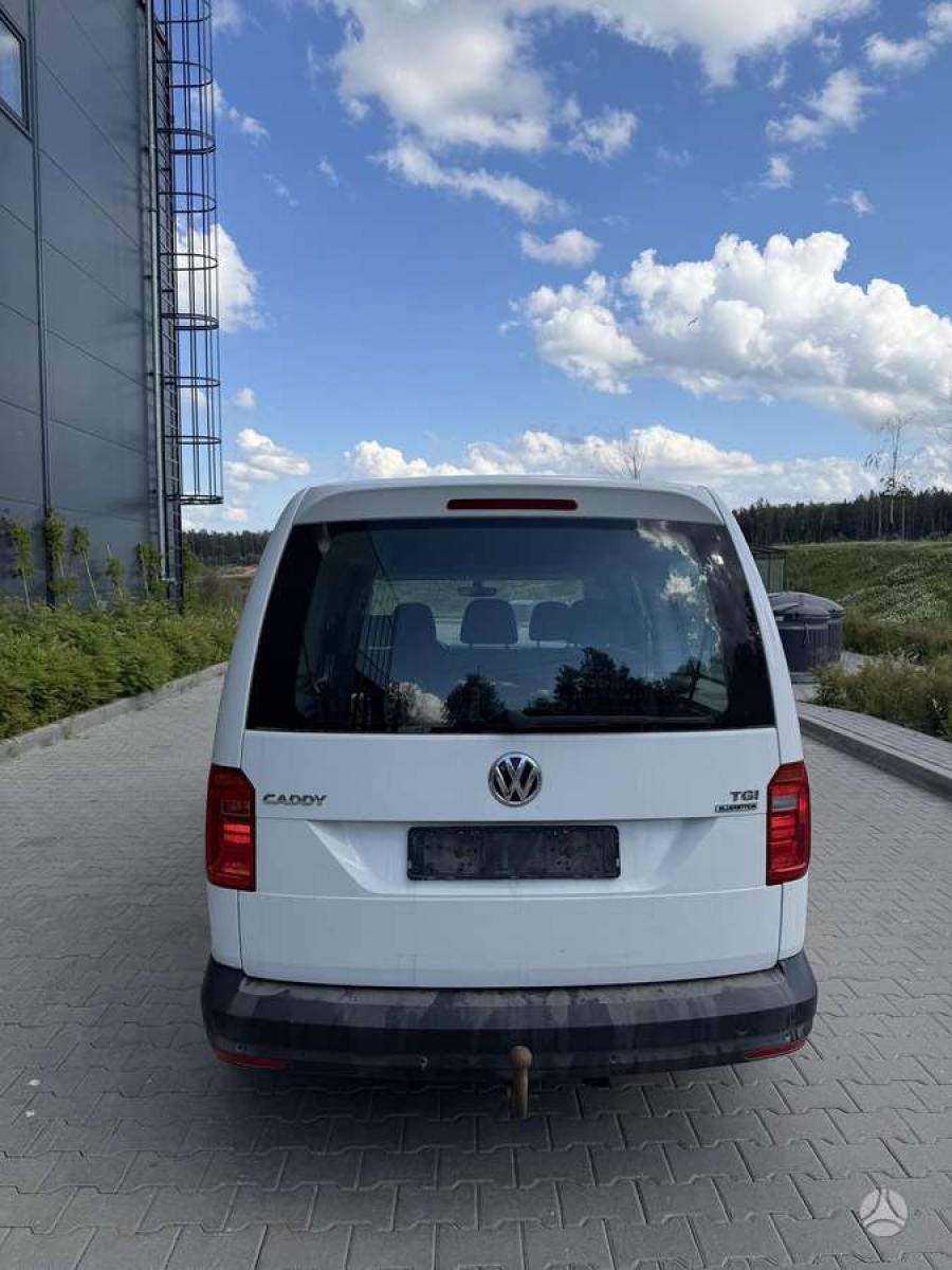 White Volkswagen Caddy 2016 in Vilnius, with an engine capacity of 1.40 L and mileage of 200 thousand km for 8500 €, photo 5 on AUTOMOTO.COM.LV