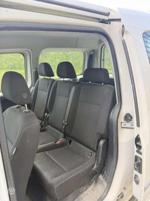 White Volkswagen Caddy 2016 in Vilnius, with an engine capacity of 1.40 L and mileage of 200 thousand km for 8500 €, photo 6 on AUTOMOTO.COM.LV
