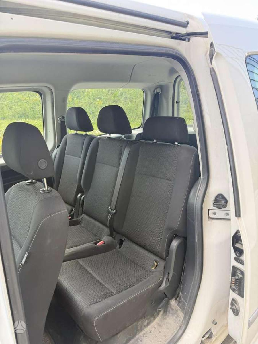 White Volkswagen Caddy 2016 in Vilnius, with an engine capacity of 1.40 L and mileage of 200 thousand km for 8500 €, photo 6 on AUTOMOTO.COM.LV