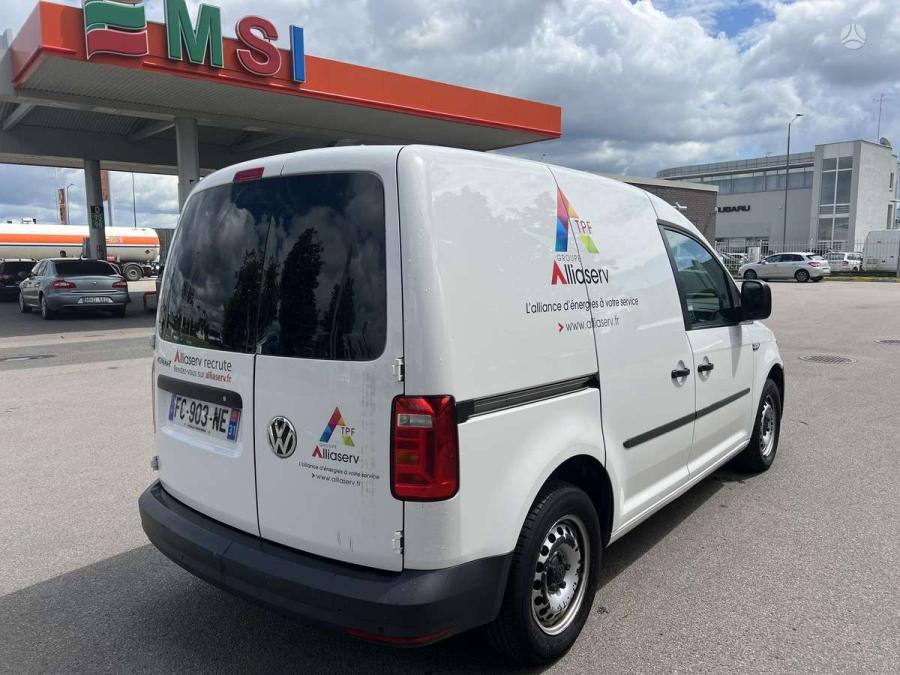 White Volkswagen Caddy 2016 in Kaunas, with an engine capacity of 1.60 L and mileage of 210 thousand km for 4700 €, photo 8 on AUTOMOTO.COM.LV