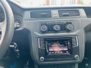 White Volkswagen Caddy 2016 in Kaunas, with an engine capacity of 1.60 L and mileage of 210 thousand km for 4700 €, photo 13 on AUTOMOTO.COM.LV