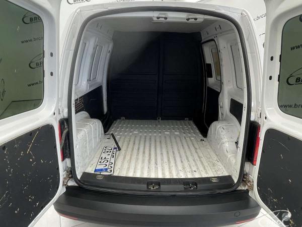 White Volkswagen Caddy 2017 in Vilnius, with an engine capacity of 1.97 L and mileage of 330 thousand km for 7500 €, photo 4 on AUTOMOTO.COM.LV