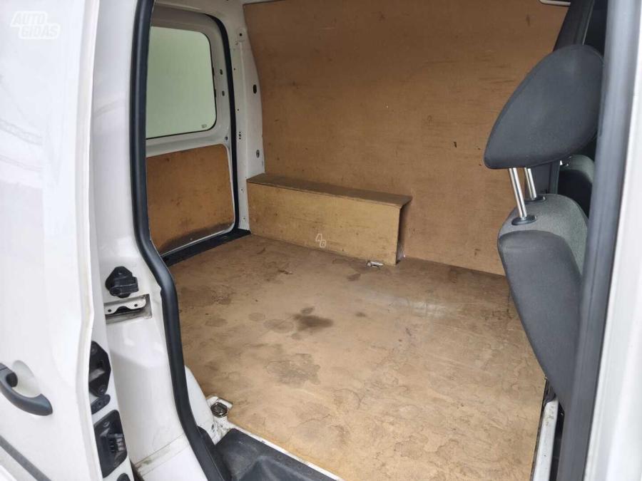 White Volkswagen Caddy 2017 in Siauliai, with an engine capacity of 2.00 L and mileage of 158 thousand km for 6100 €, photo 11 on AUTOMOTO.COM.LV