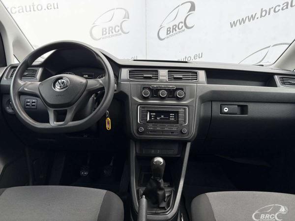 White Volkswagen Caddy 2018 in Klaipeda, with an engine capacity of 1.97 L and mileage of 220 thousand km for 6000 €, photo 7 on AUTOMOTO.COM.LV