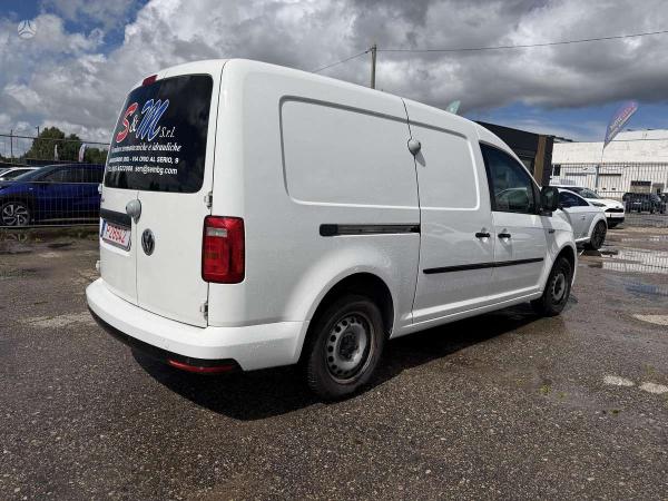White Volkswagen Caddy 2018 in Panevezys, with an engine capacity of 2.00 L and mileage of 213 thousand km for 9800 €, photo 5 on AUTOMOTO.COM.LV