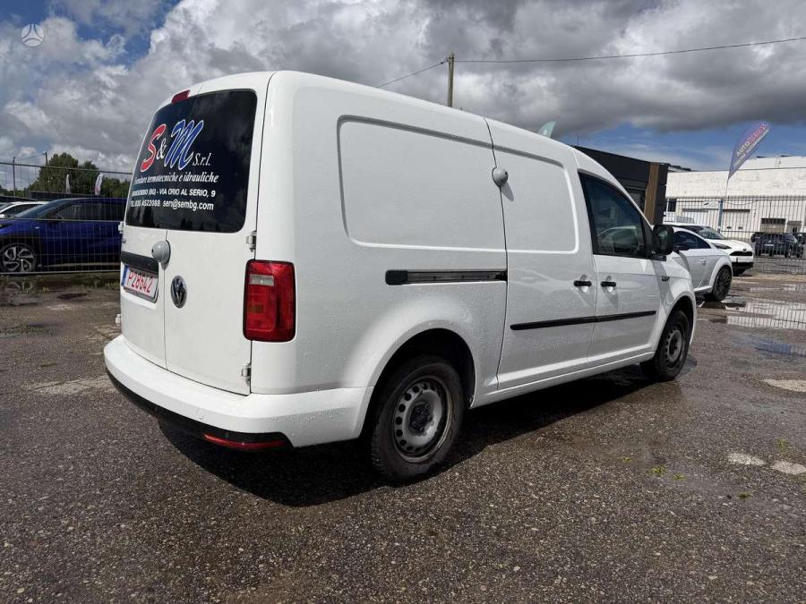 White Volkswagen Caddy 2018 in Panevezys, with an engine capacity of 2.00 L and mileage of 213 thousand km for 9800 €, photo 6 on AUTOMOTO.COM.LV