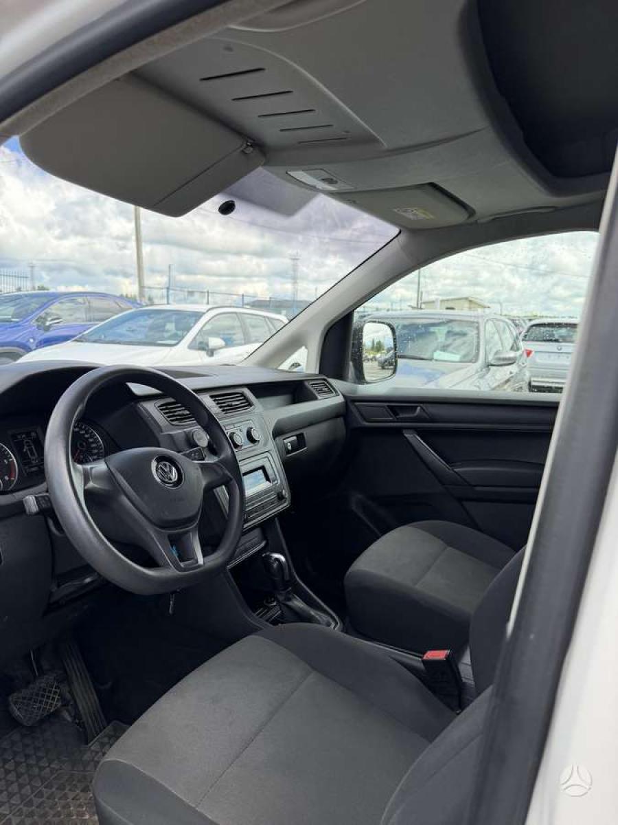White Volkswagen Caddy 2018 in Panevezys, with an engine capacity of 2.00 L and mileage of 213 thousand km for 9800 €, photo 18 on AUTOMOTO.COM.LV