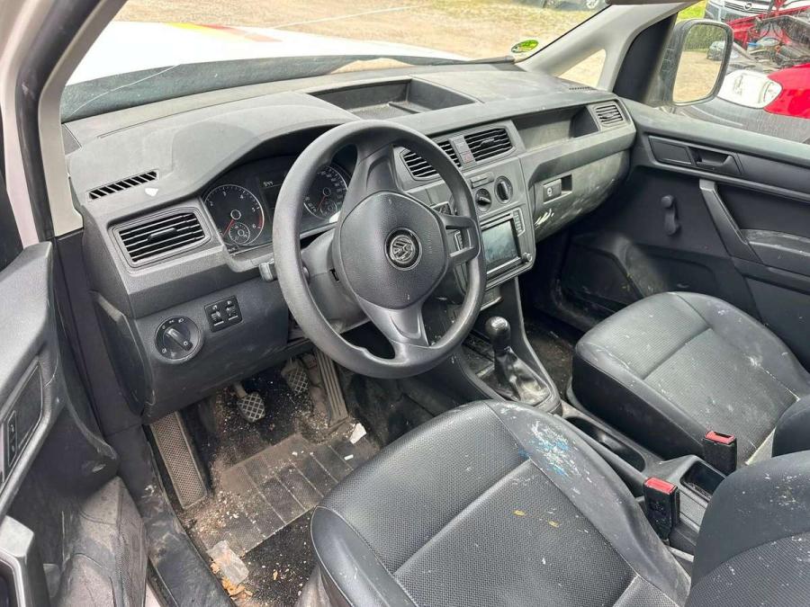 Balts Volkswagen Caddy 2018 Jurbarkas, ar dzinēja tilpumu 1.97 L un nobraukumu 117 tūkst. km par 3871 €, foto 10 vietnē AUTOMOTO.COM.LV