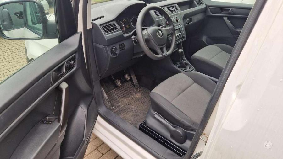 White Volkswagen Caddy 2019 in Kaunas, with an engine capacity of 1.97 L and mileage of 266 thousand km for 5500 €, photo 8 on AUTOMOTO.COM.LV