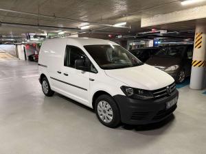 White Volkswagen Caddy 2020 in Vilnius, with an engine capacity of 1.97 L and mileage of 270 thousand km for 8300 €, photo 2 on AUTOMOTO.COM.LV