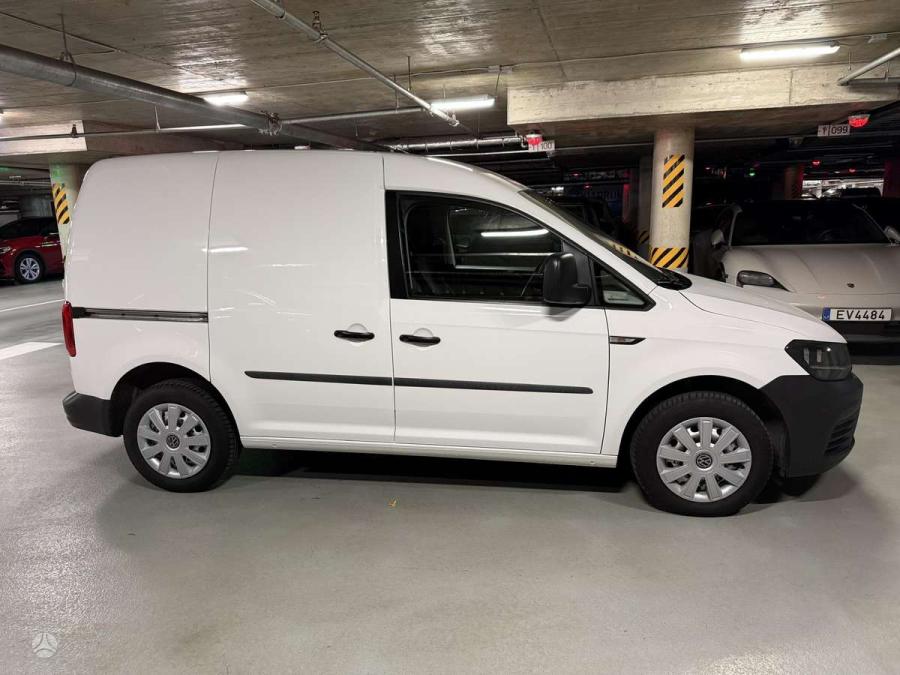 White Volkswagen Caddy 2020 in Vilnius, with an engine capacity of 1.97 L and mileage of 270 thousand km for 8300 €, photo 4 on AUTOMOTO.COM.LV