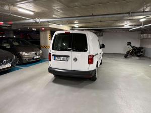 White Volkswagen Caddy 2020 in Vilnius, with an engine capacity of 1.97 L and mileage of 270 thousand km for 8300 €, photo 6 on AUTOMOTO.COM.LV