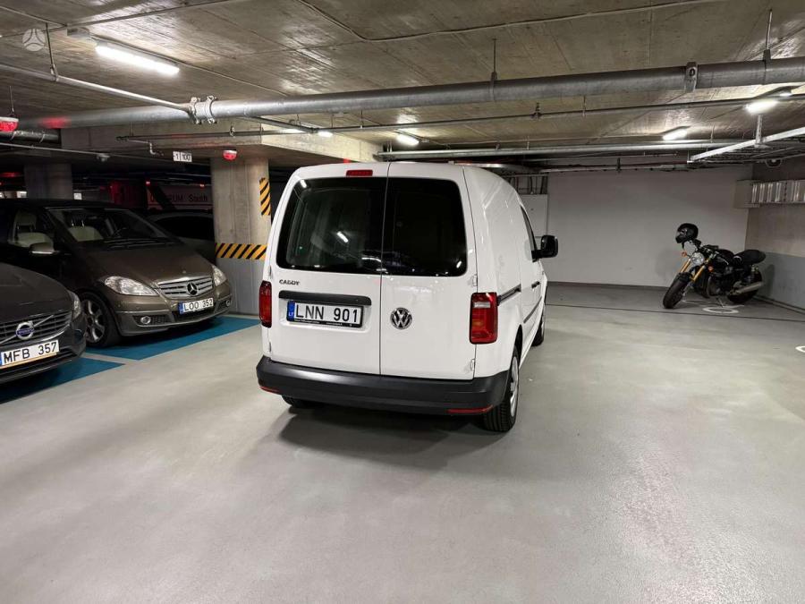 White Volkswagen Caddy 2020 in Vilnius, with an engine capacity of 1.97 L and mileage of 270 thousand km for 8300 €, photo 6 on AUTOMOTO.COM.LV