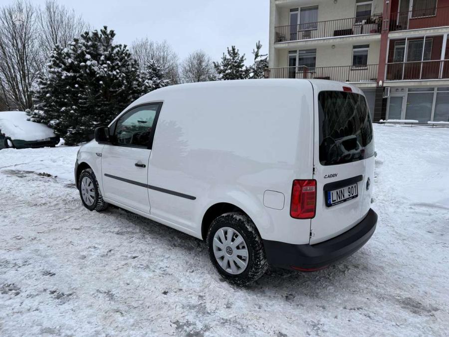 White Volkswagen Caddy 2020 in Vilnius, with an engine capacity of 1.97 L and mileage of 270 thousand km for 8500 €, photo 7 on AUTOMOTO.COM.LV