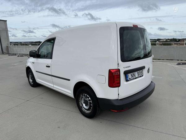 White Volkswagen Caddy 2020 in Vilnius, with an engine capacity of 1.97 L and mileage of 163 thousand km for 6200 €, photo 4 on AUTOMOTO.COM.LV
