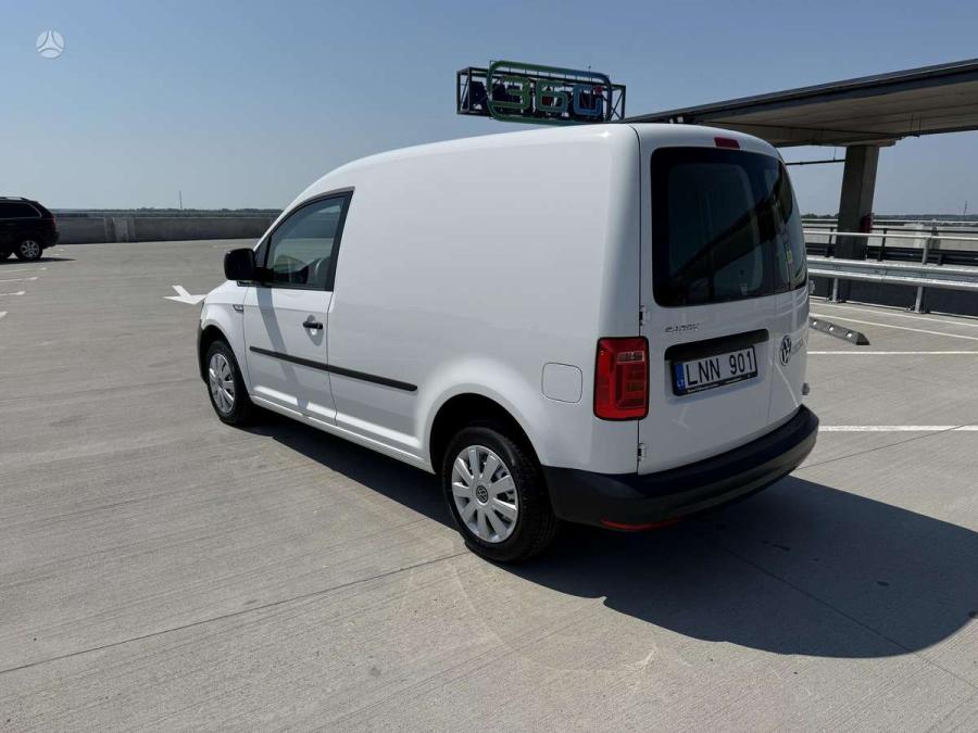 White Volkswagen Caddy 2020 in Vilnius, with an engine capacity of 1.97 L and mileage of 276 thousand km for 5700 €, photo 6 on AUTOMOTO.COM.LV