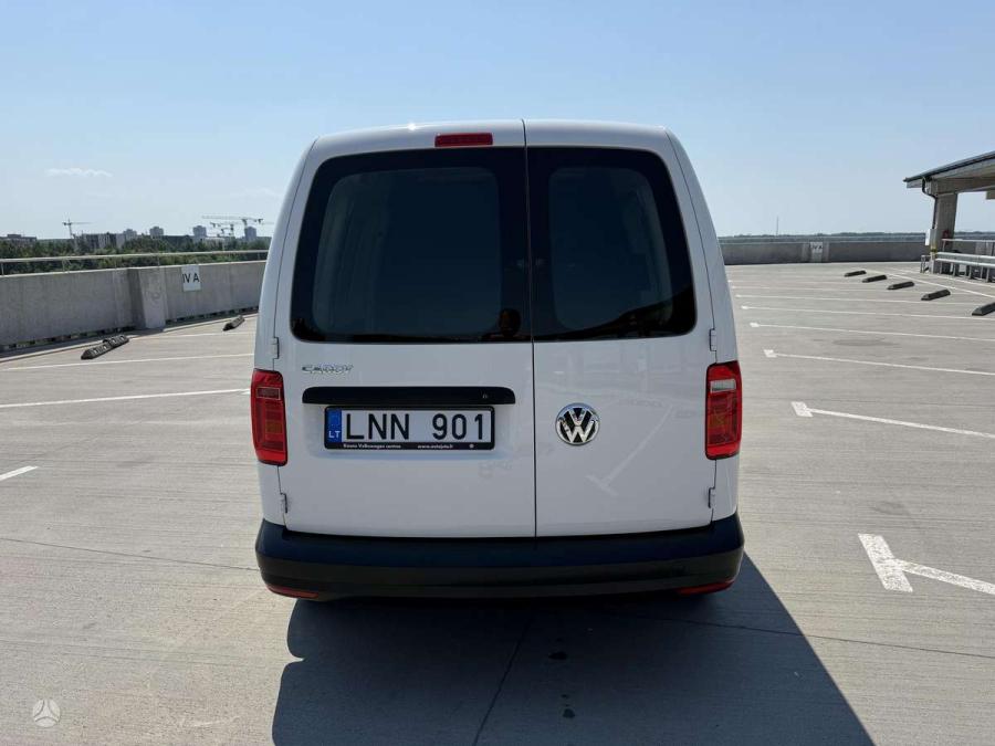 White Volkswagen Caddy 2020 in Vilnius, with an engine capacity of 1.97 L and mileage of 276 thousand km for 5700 €, photo 8 on AUTOMOTO.COM.LV