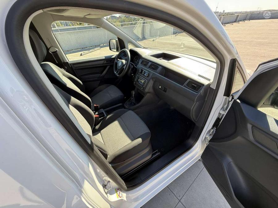 White Volkswagen Caddy 2020 in Vilnius, with an engine capacity of 1.97 L and mileage of 276 thousand km for 5700 €, photo 10 on AUTOMOTO.COM.LV