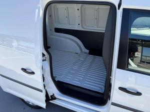 White Volkswagen Caddy 2020 in Vilnius, with an engine capacity of 1.97 L and mileage of 276 thousand km for 5700 €, photo 11 on AUTOMOTO.COM.LV