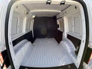 White Volkswagen Caddy 2020 in Vilnius, with an engine capacity of 1.97 L and mileage of 276 thousand km for 5700 €, photo 13 on AUTOMOTO.COM.LV
