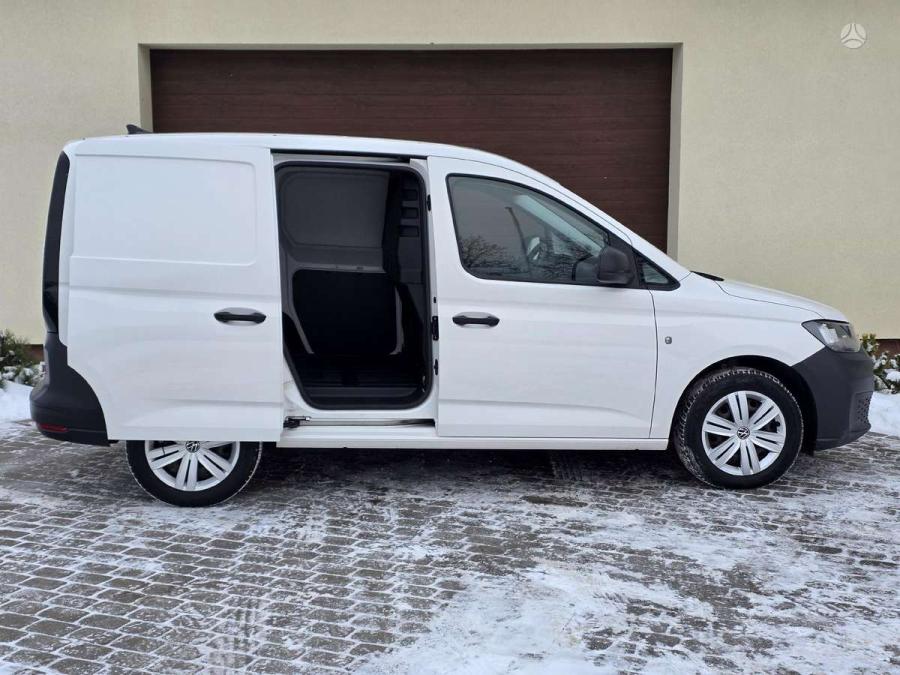 White Volkswagen Caddy 2022 in Riga, with an engine capacity of 1.97 L and mileage of 168 thousand km for 13950 €, photo 6 on AUTOMOTO.COM.LV