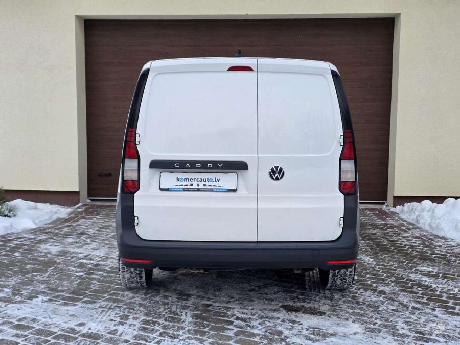 White Volkswagen Caddy 2022 in Riga, with an engine capacity of 1.97 L and mileage of 168 thousand km for 13950 €, photo 8 on AUTOMOTO.COM.LV
