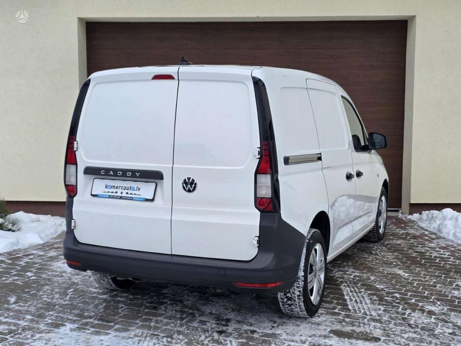 White Volkswagen Caddy 2022 in Riga, with an engine capacity of 1.97 L and mileage of 168 thousand km for 13950 €, photo 10 on AUTOMOTO.COM.LV