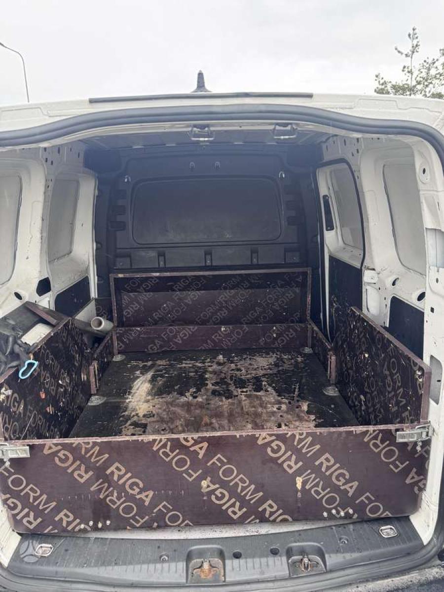 White Volkswagen Caddy 2022 in Jonava, with an engine capacity of 1.97 L and mileage of 267 thousand km for 11000 €, photo 10 on AUTOMOTO.COM.LV