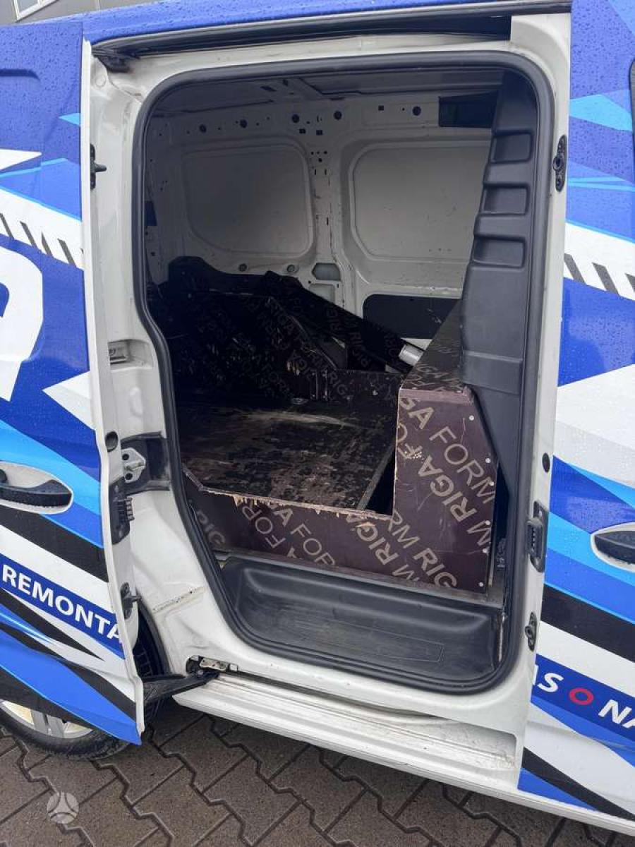 White Volkswagen Caddy 2022 in Jonava, with an engine capacity of 1.97 L and mileage of 267 thousand km for 11000 €, photo 11 on AUTOMOTO.COM.LV