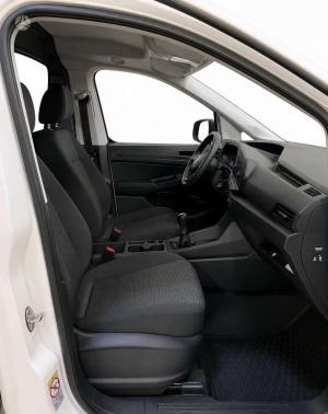 White Volkswagen Caddy 2023 in Kaunas, with an engine capacity of 1.97 L and mileage of 127 thousand km for 15500 €, photo 8 on AUTOMOTO.COM.LV
