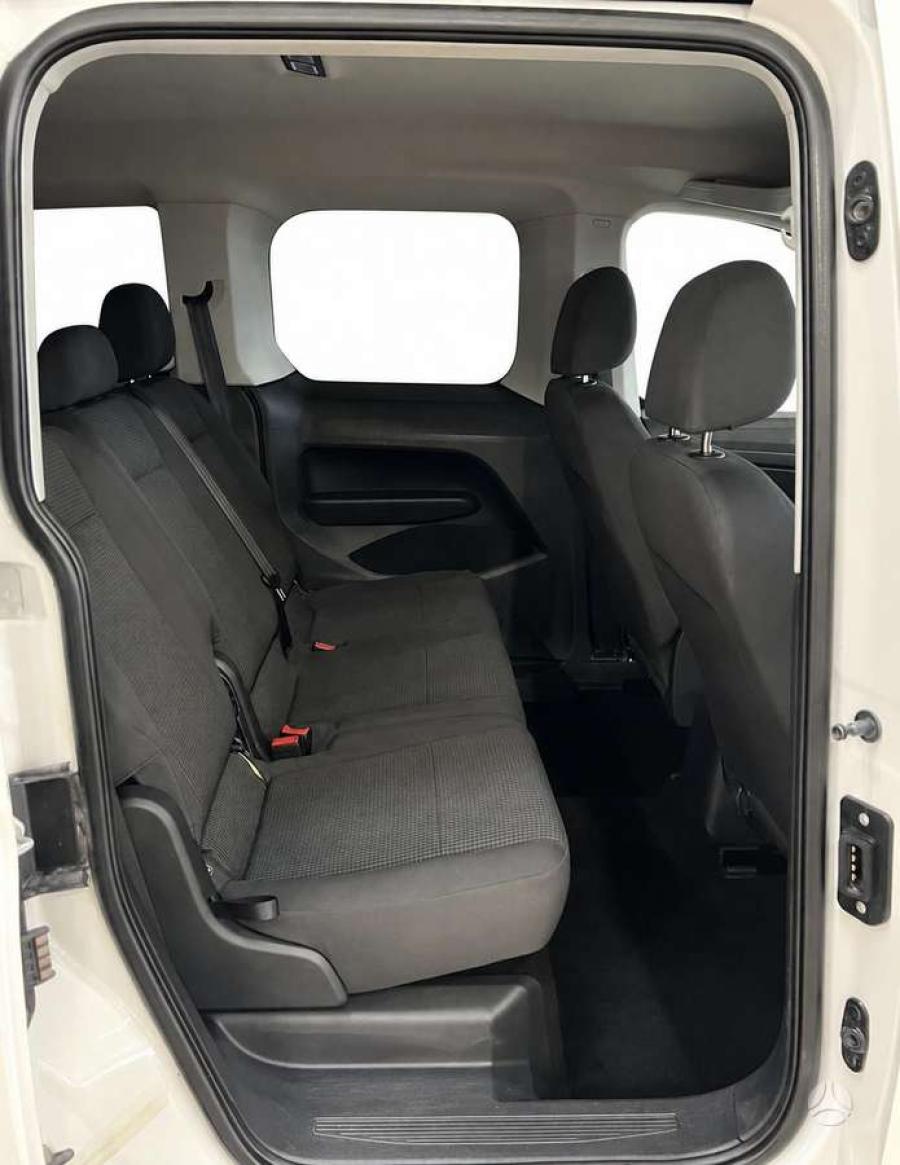 Balts Volkswagen Caddy 2023 Kauņa, ar dzinēja tilpumu 1.97 L un nobraukumu 82 tūkst. km par 16300 €, foto 8 vietnē AUTOMOTO.COM.LV