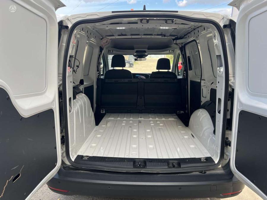 White Volkswagen Caddy 2025 in Kaunas, with an engine capacity of 1.97 L and mileage of 74 thousand km for 10900 €, photo 15 on AUTOMOTO.COM.LV