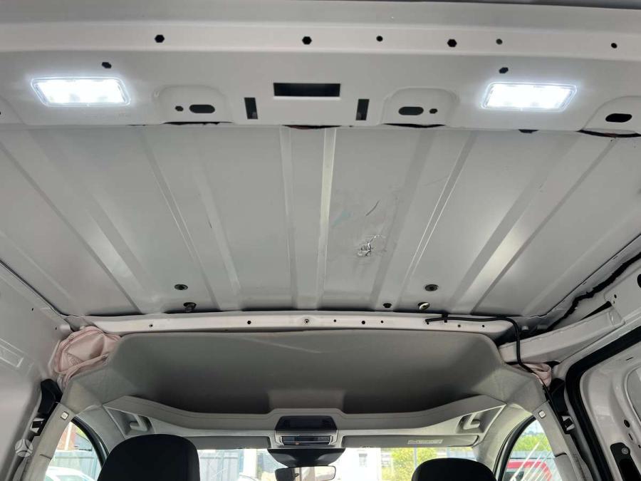 White Volkswagen Caddy 2025 in Kaunas, with an engine capacity of 1.97 L and mileage of 74 thousand km for 10900 €, photo 16 on AUTOMOTO.COM.LV