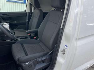 White Volkswagen Caddy 2025 in Kaunas, with an engine capacity of 1.97 L and mileage of 74 thousand km for 10900 €, photo 21 on AUTOMOTO.COM.LV