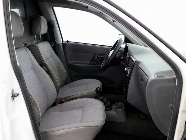 Balts Volkswagen Caddy 2003 Tallina, ar dzinēja tilpumu 1.90 L un nobraukumu 298 tūkst. km par 999 €, foto 6 vietnē AUTOMOTO.COM.LV