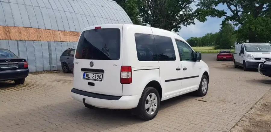 Balts Volkswagen Caddy 2005 Valmiera, ar dzinēja tilpumu 1.90 L un nobraukumu 358 tūkst. km par 2400 €, foto 4 vietnē AUTOMOTO.COM.LV