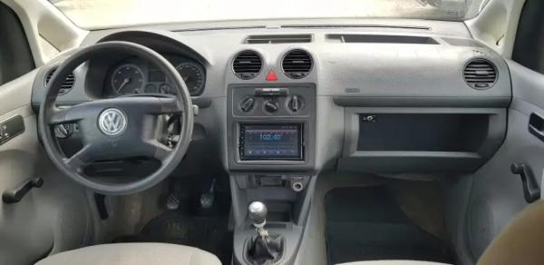 Balts Volkswagen Caddy 2005 Valmiera, ar dzinēja tilpumu 1.90 L un nobraukumu 358 tūkst. km par 2400 €, foto 9 vietnē AUTOMOTO.COM.LV
