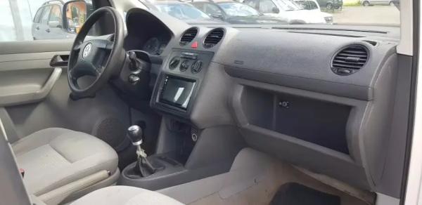 Balts Volkswagen Caddy 2005 Valmiera, ar dzinēja tilpumu 1.90 L un nobraukumu 358 tūkst. km par 2400 €, foto 10 vietnē AUTOMOTO.COM.LV