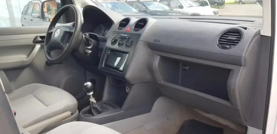 Balts Volkswagen Caddy 2005 Valmiera, ar dzinēja tilpumu 1.90 L un nobraukumu 358 tūkst. km par 2400 €, foto 11 vietnē AUTOMOTO.COM.LV