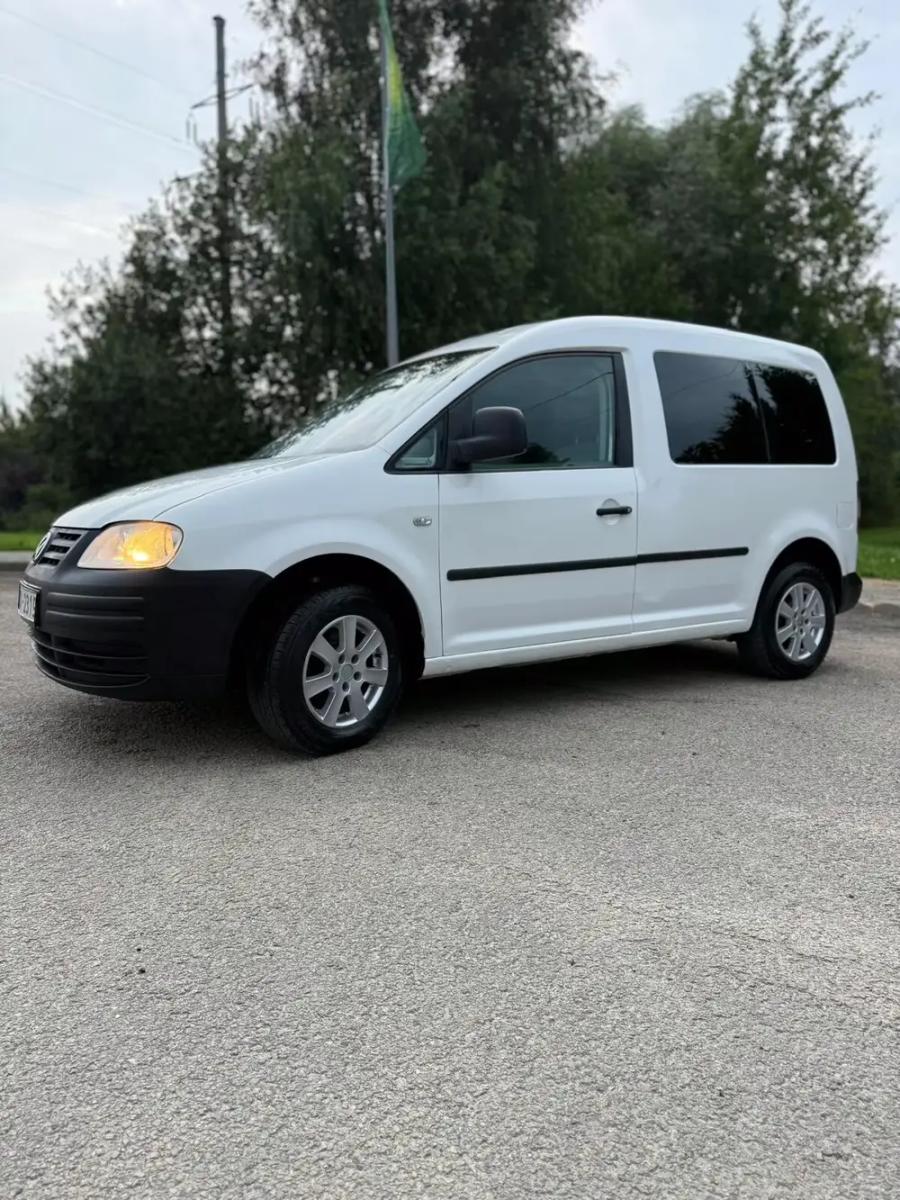 White Volkswagen Caddy 2007 in Riga, with an engine capacity of 1.90 L and mileage of 400 thousand km for 2300 €, photo 3 on AUTOMOTO.COM.LV