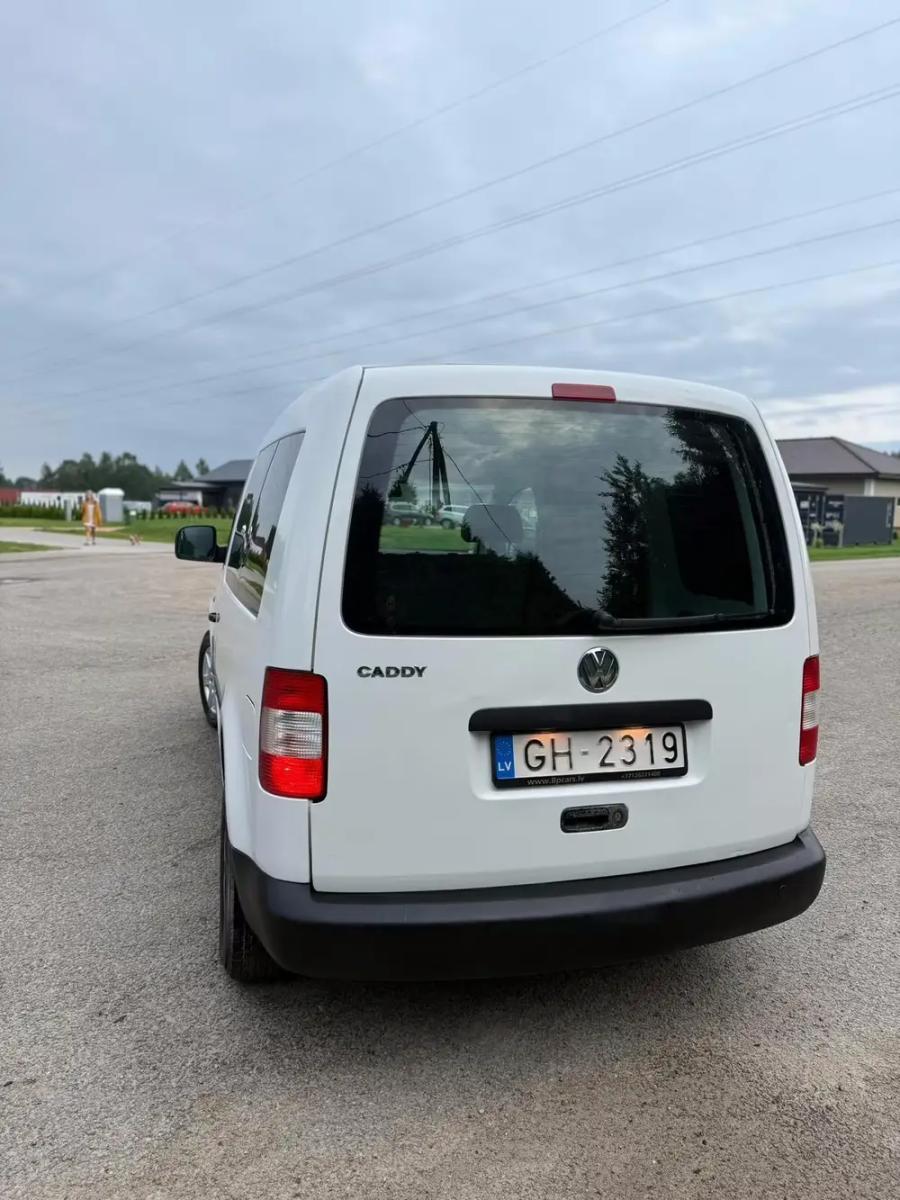 White Volkswagen Caddy 2007 in Riga, with an engine capacity of 1.90 L and mileage of 400 thousand km for 2300 €, photo 6 on AUTOMOTO.COM.LV