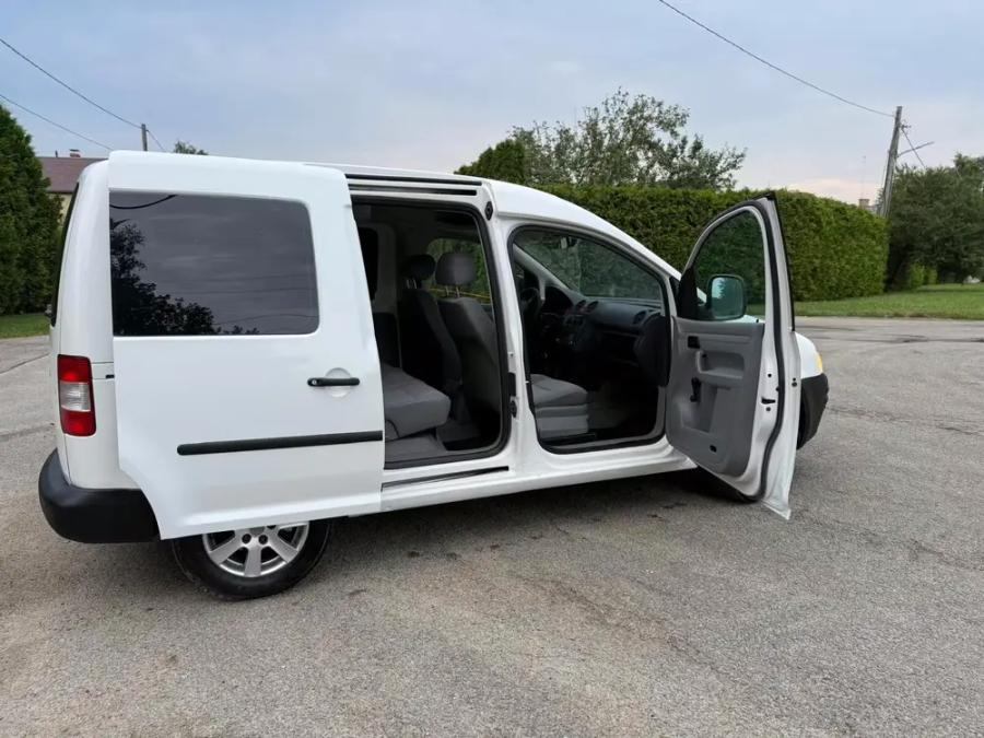 White Volkswagen Caddy 2007 in Riga, with an engine capacity of 1.90 L and mileage of 400 thousand km for 2300 €, photo 7 on AUTOMOTO.COM.LV