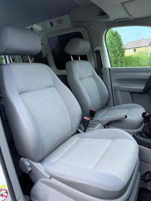 White Volkswagen Caddy 2007 in Riga, with an engine capacity of 1.90 L and mileage of 400 thousand km for 2300 €, photo 12 on AUTOMOTO.COM.LV